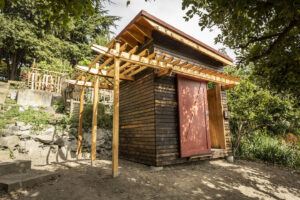 Danny Woo Garden Shed – Sawhorse Revolution